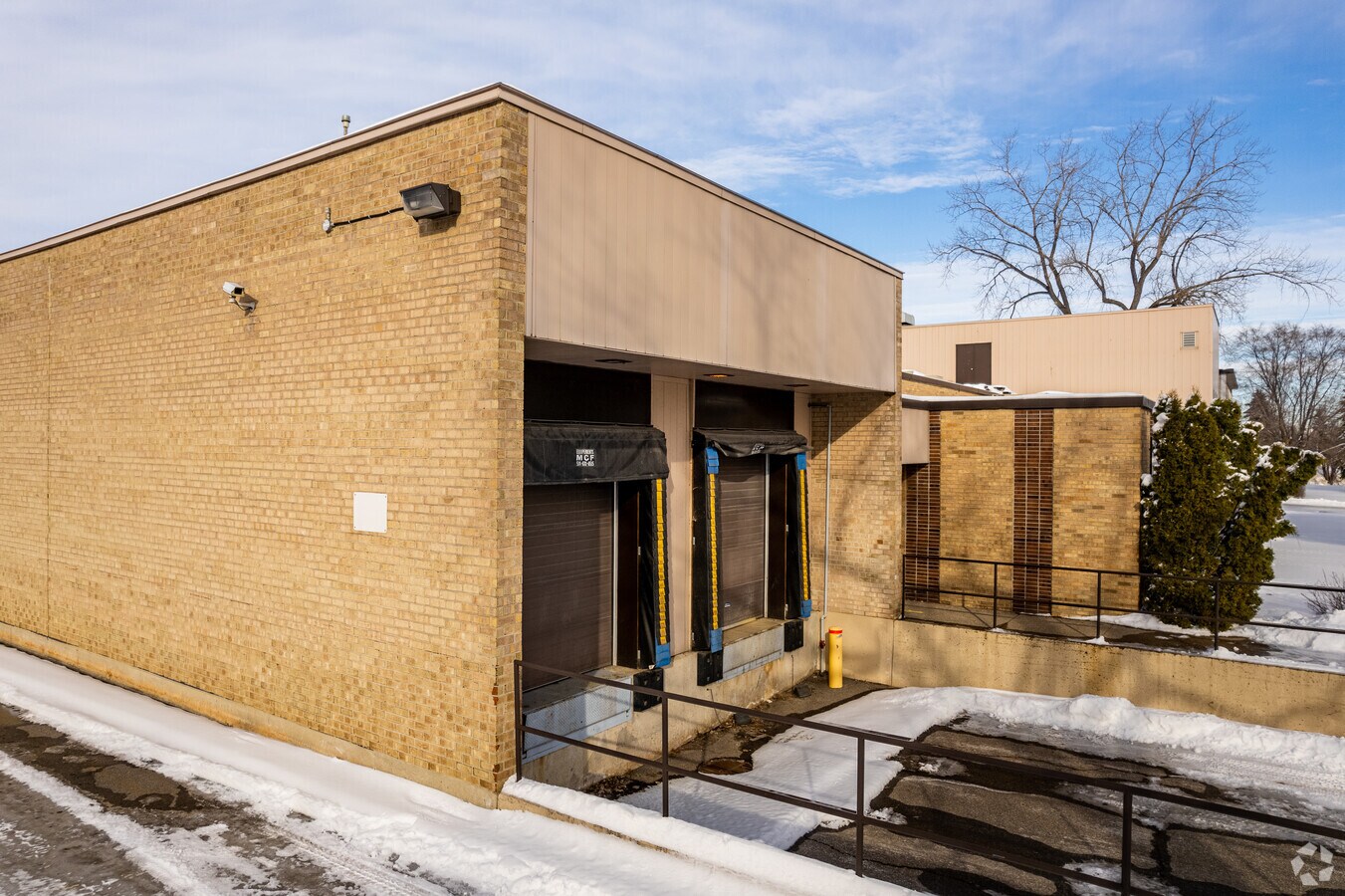 275 Av Labrosse, Pointe-claire, QC H9R 1A3 | LoopNet