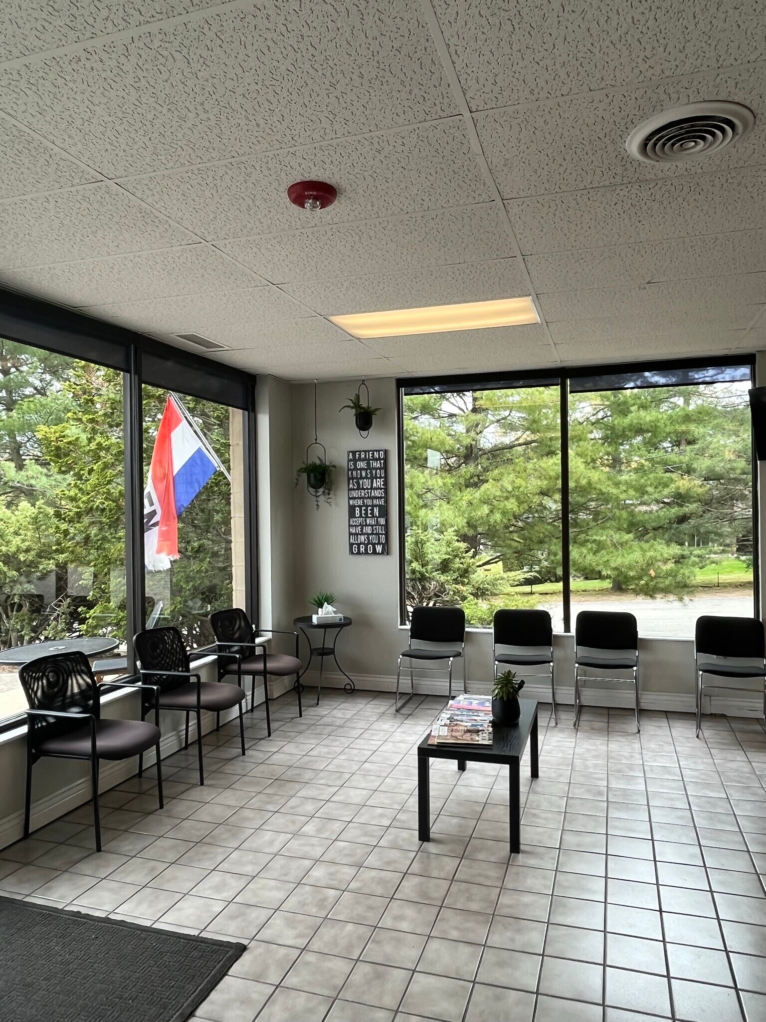 9 Cedar Swamp Rd, Smithfield, RI 02917 - Apple Valley Plaza | LoopNet