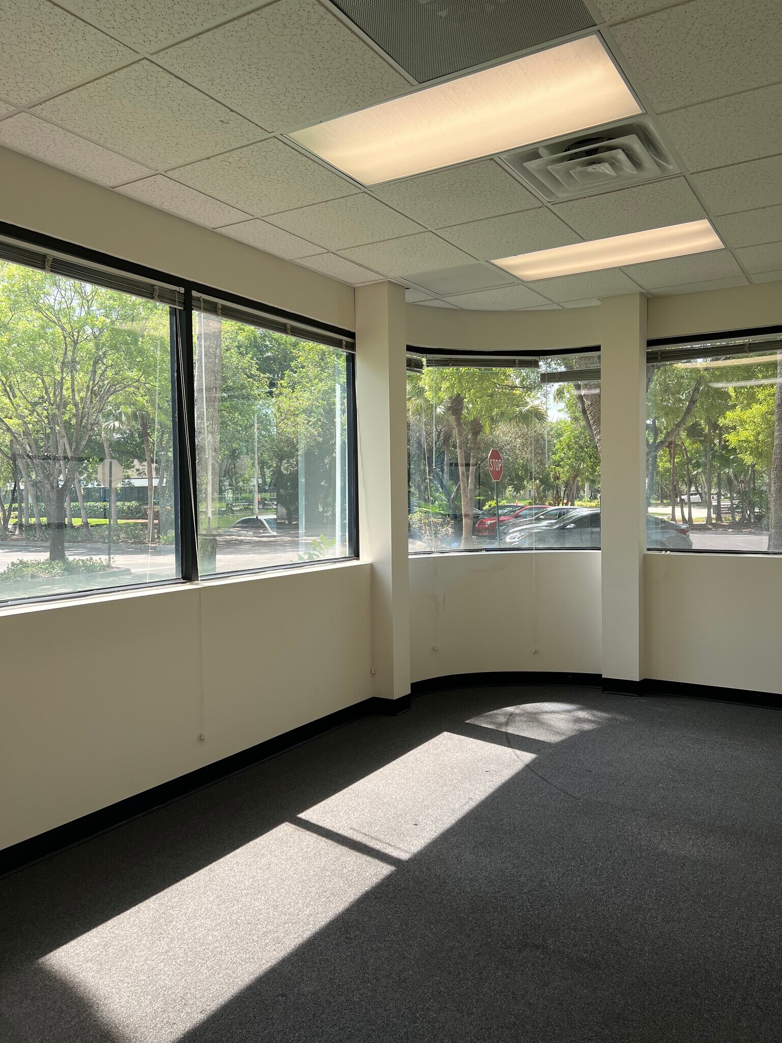 480 Sawgrass Corporate Pky, Sunrise, FL 33325 - Sawgrass Executive ...