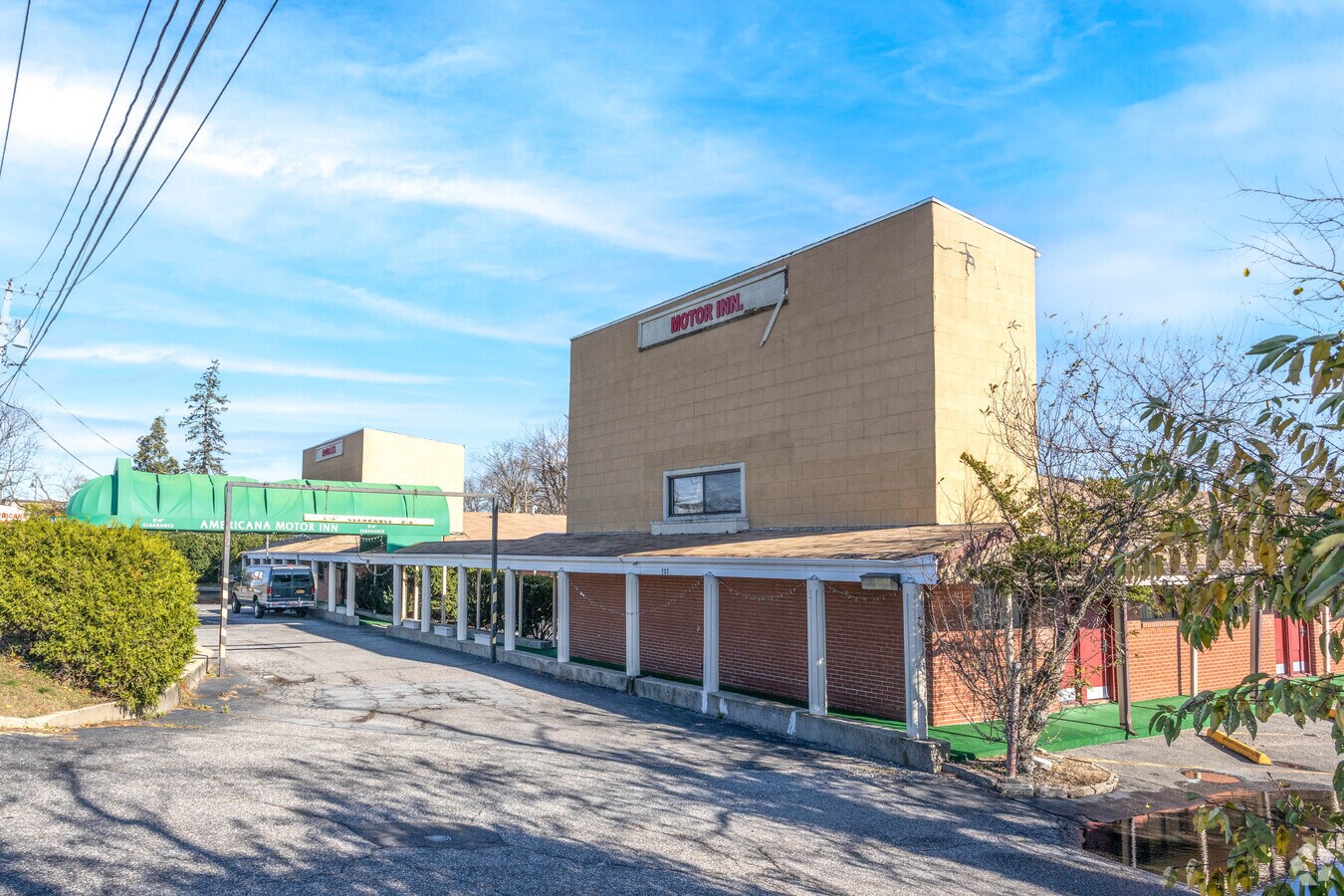 727 Broadhollow Rd, Farmingdale, NY 11735 | LoopNet