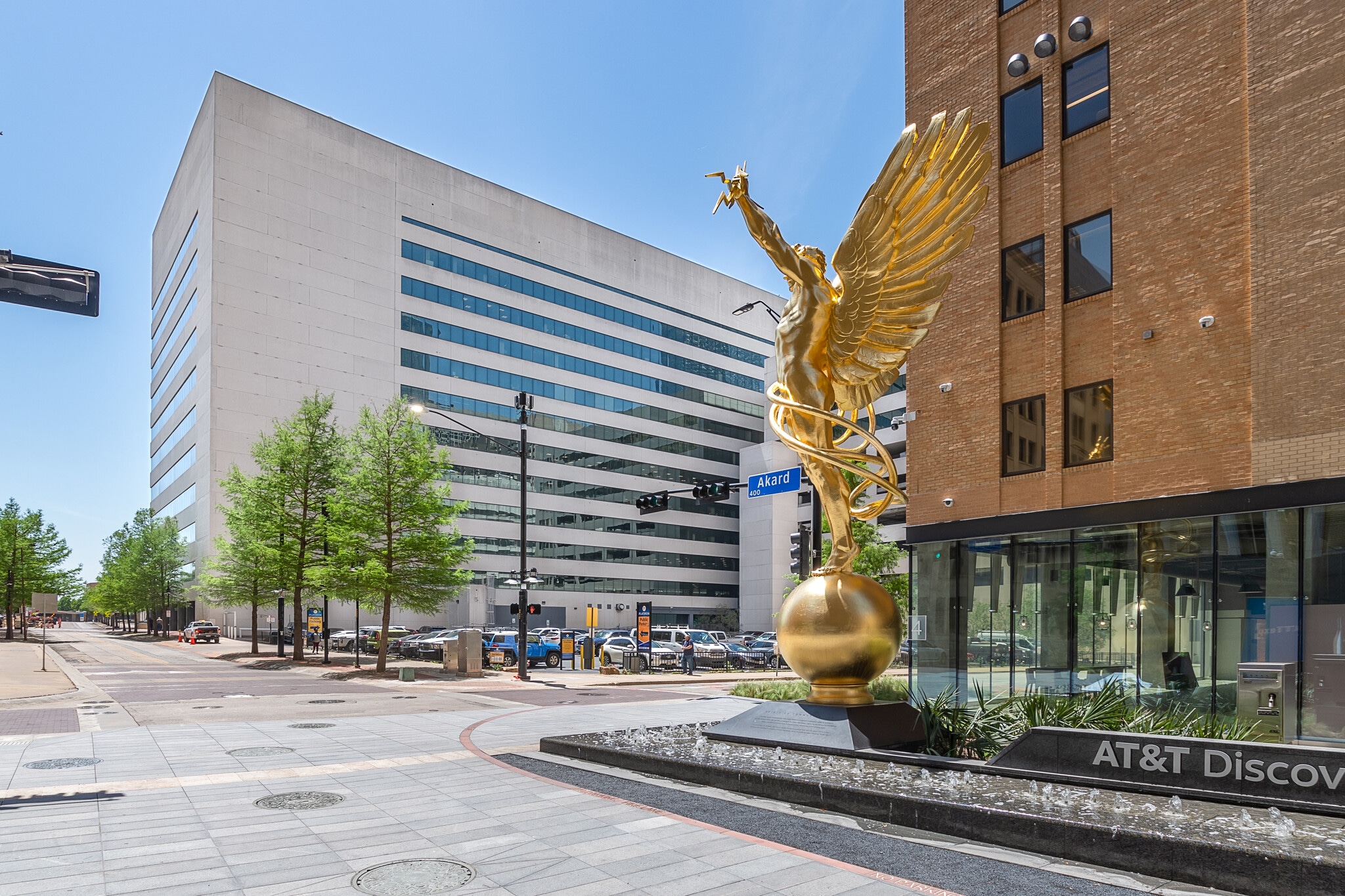 1301 Young St, Dallas, TX 75202 - Radiance Plaza | LoopNet