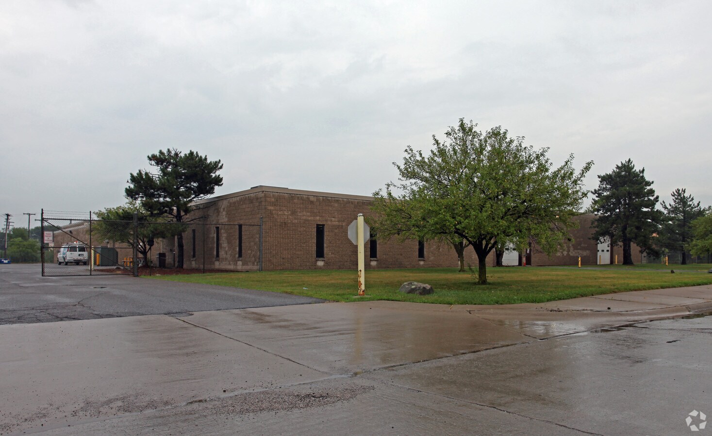 6777 Metroplex Dr, Romulus, MI 48174 | LoopNet