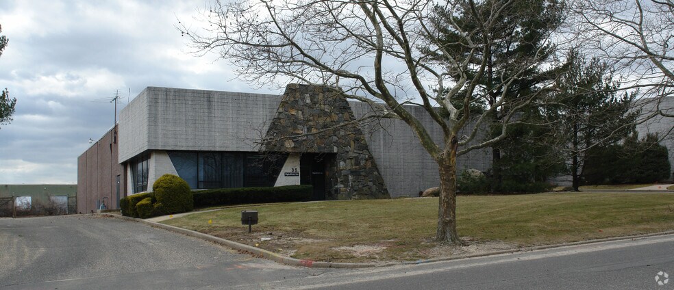 35 Davids Dr, Hauppauge, NY 11788 | LoopNet 35 Davids Dr, Hauppauge, NY 11788 | LoopNet