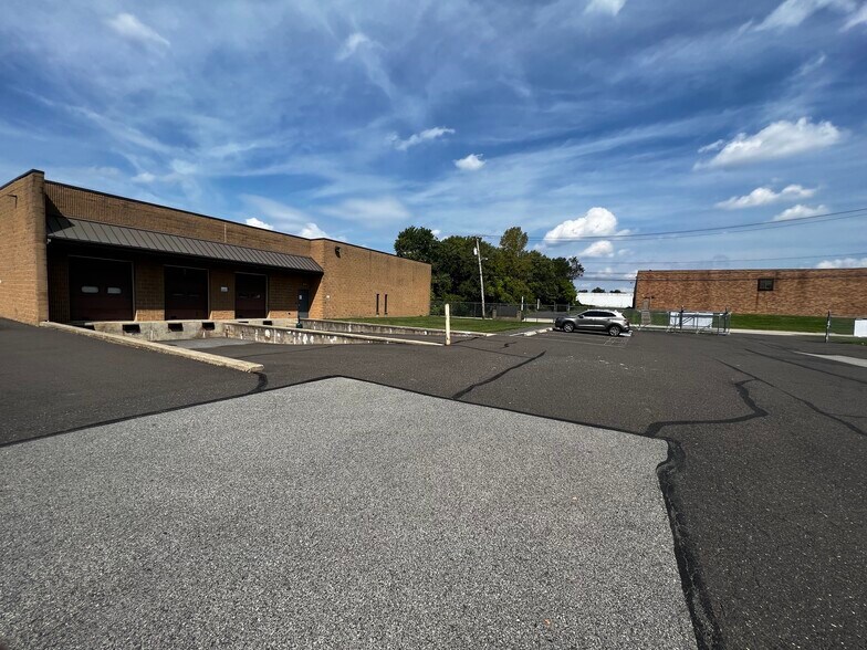 260 Geiger Rd, Philadelphia, PA 19115 | LoopNet