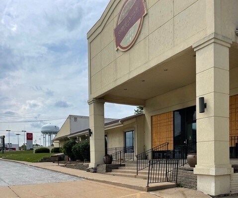 3711 N Harrison St, Davenport, IA 52806 | LoopNet