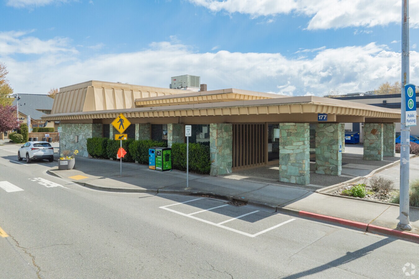 177 Central Way, Kirkland, WA 98033 | LoopNet