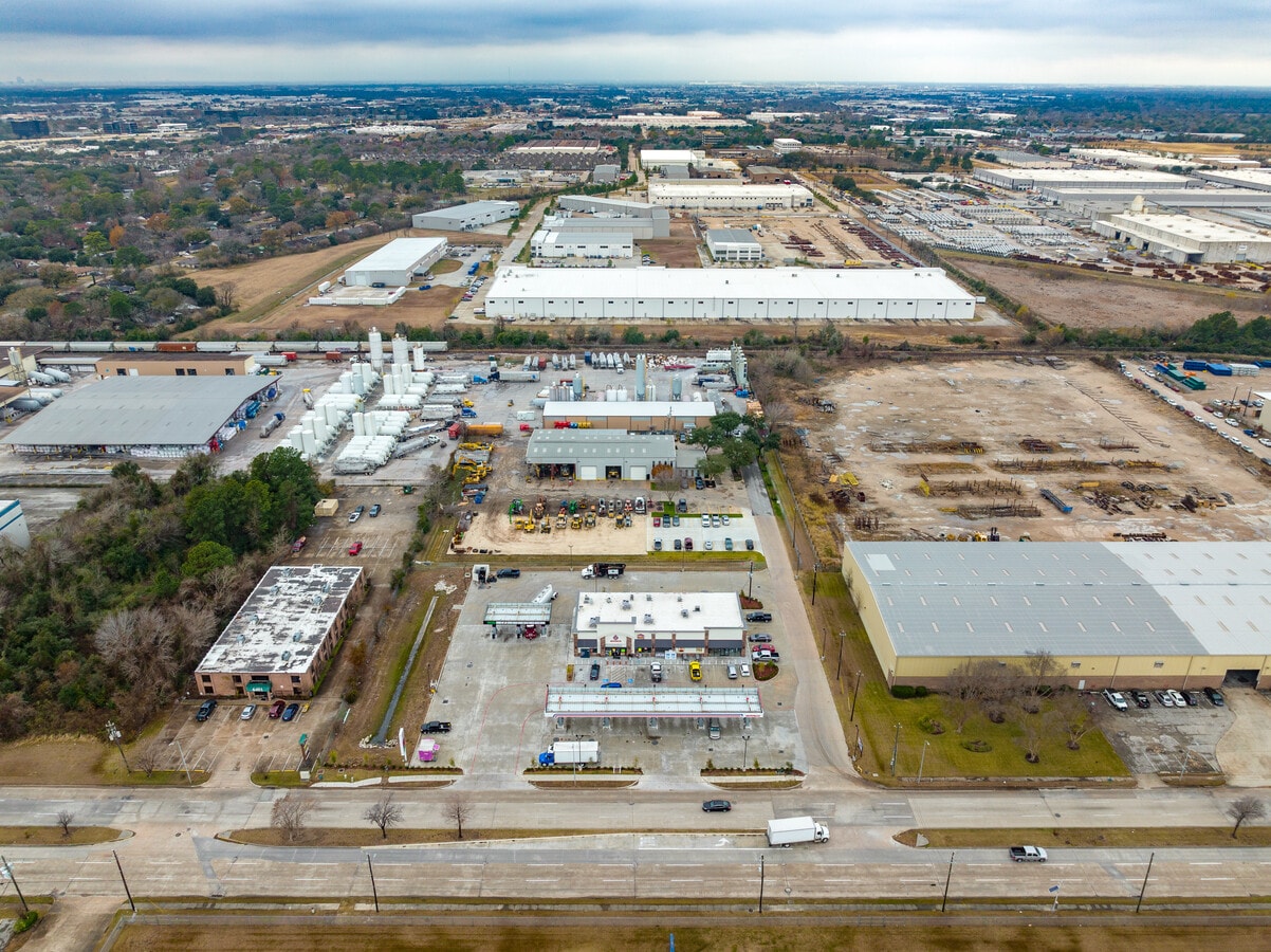 6421 Bingle Rd, Houston, TX 77092 | LoopNet