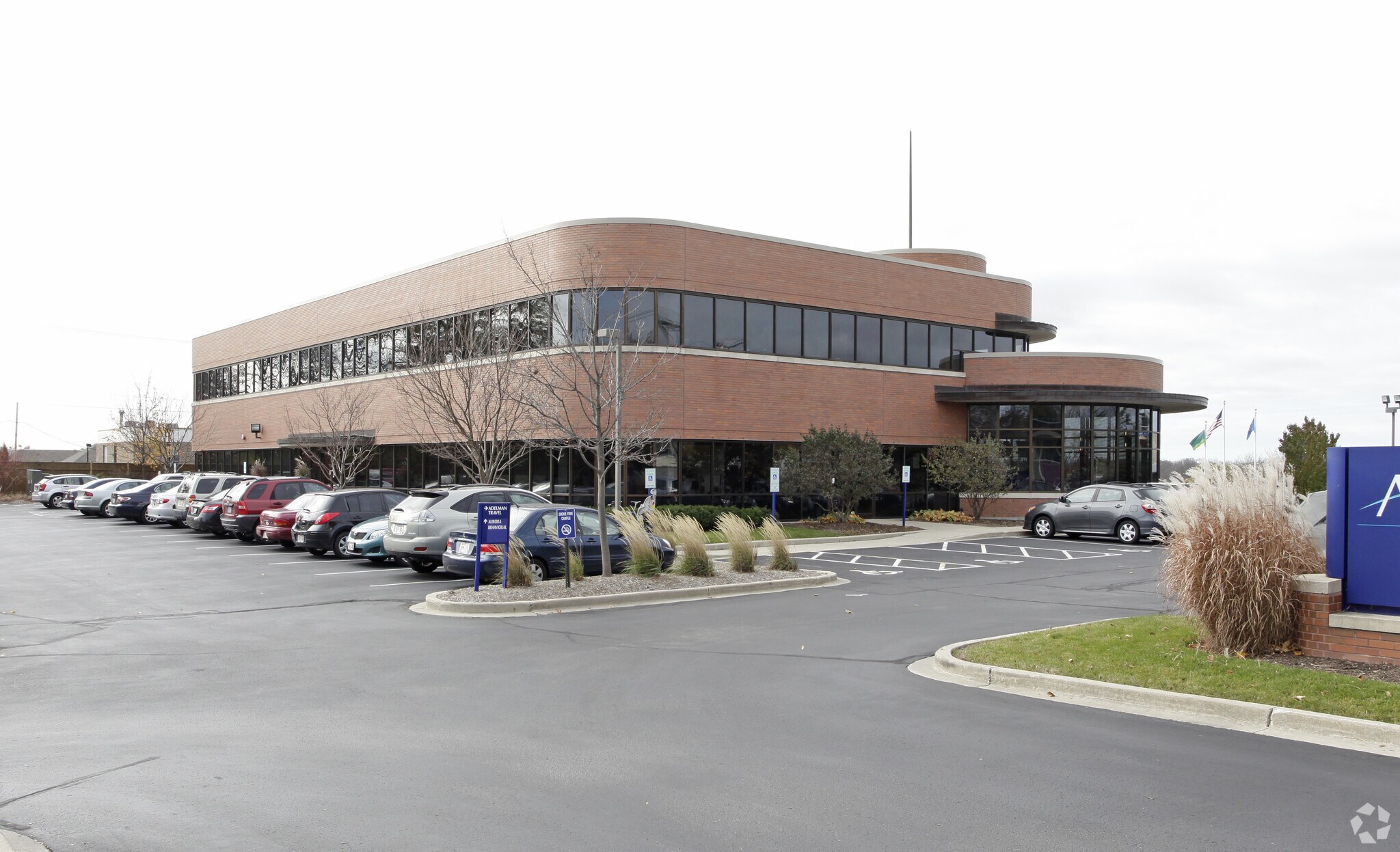 6980 N Port Washington Rd, Glendale, WI 53217 - Adelman Building | LoopNet