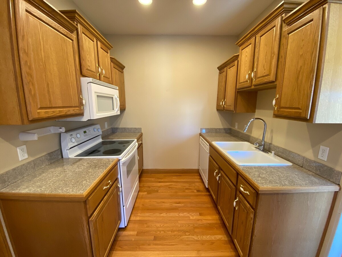 5577-5623 N 17th St, Ozark, MO 65721 - 17th Street 55+ | LoopNet