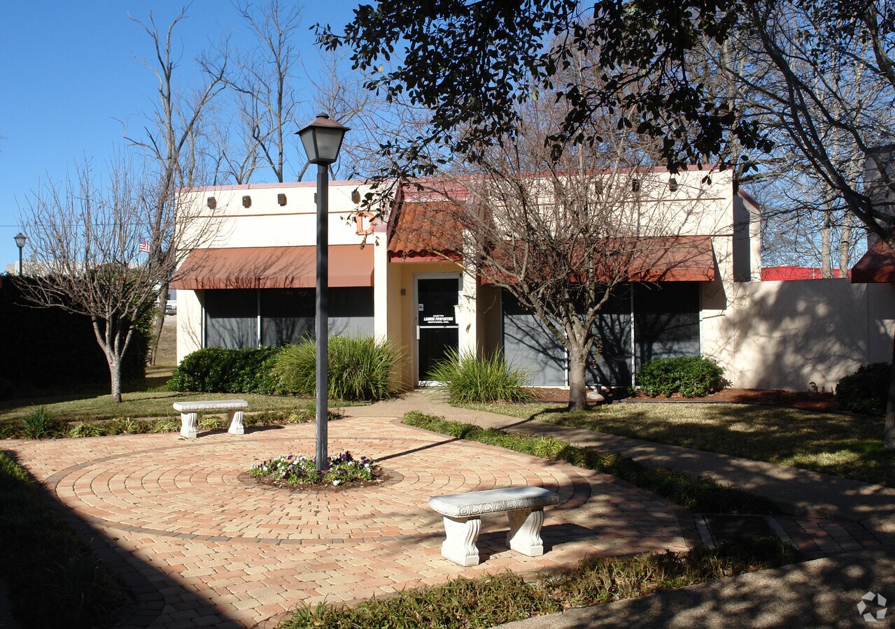 13498 Pond Springs Rd, Austin, TX 78729 | LoopNet