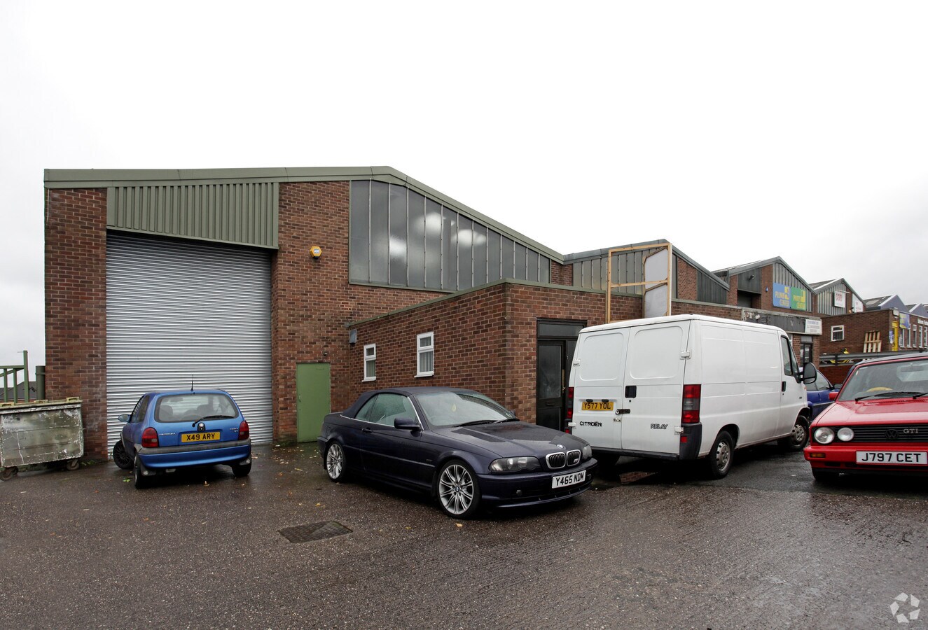 Stockton Clos, Walsall, WS2 8LH | LoopNet