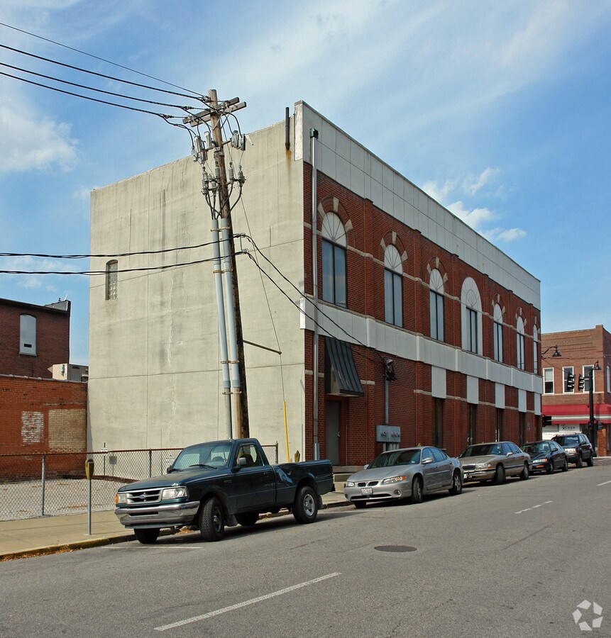 100 W Main St, Belleville, IL 62220 | LoopNet