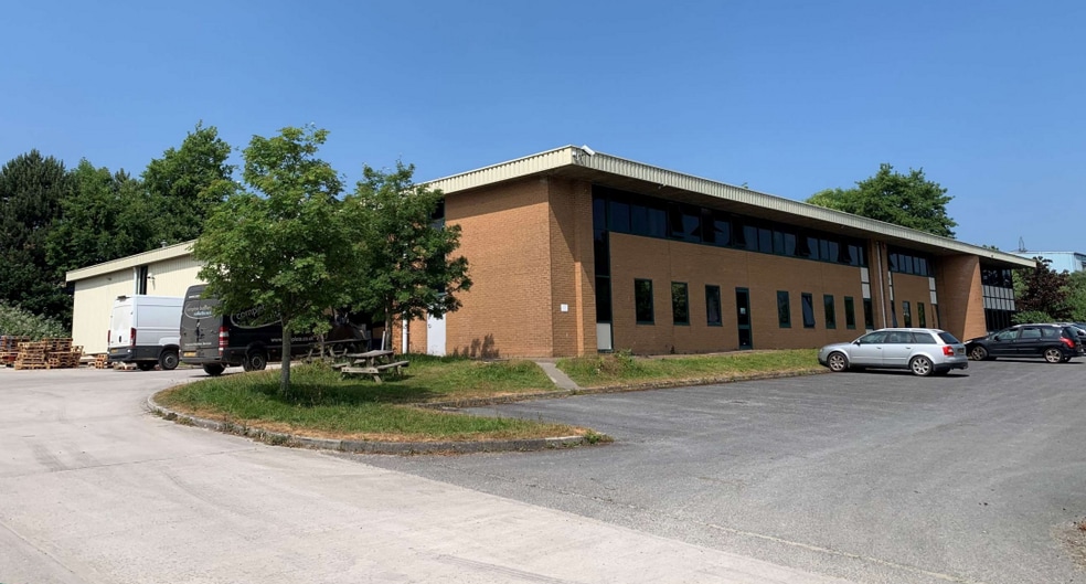 Rowdown Close, Plymouth, DEV PL7 5EY | LoopNet