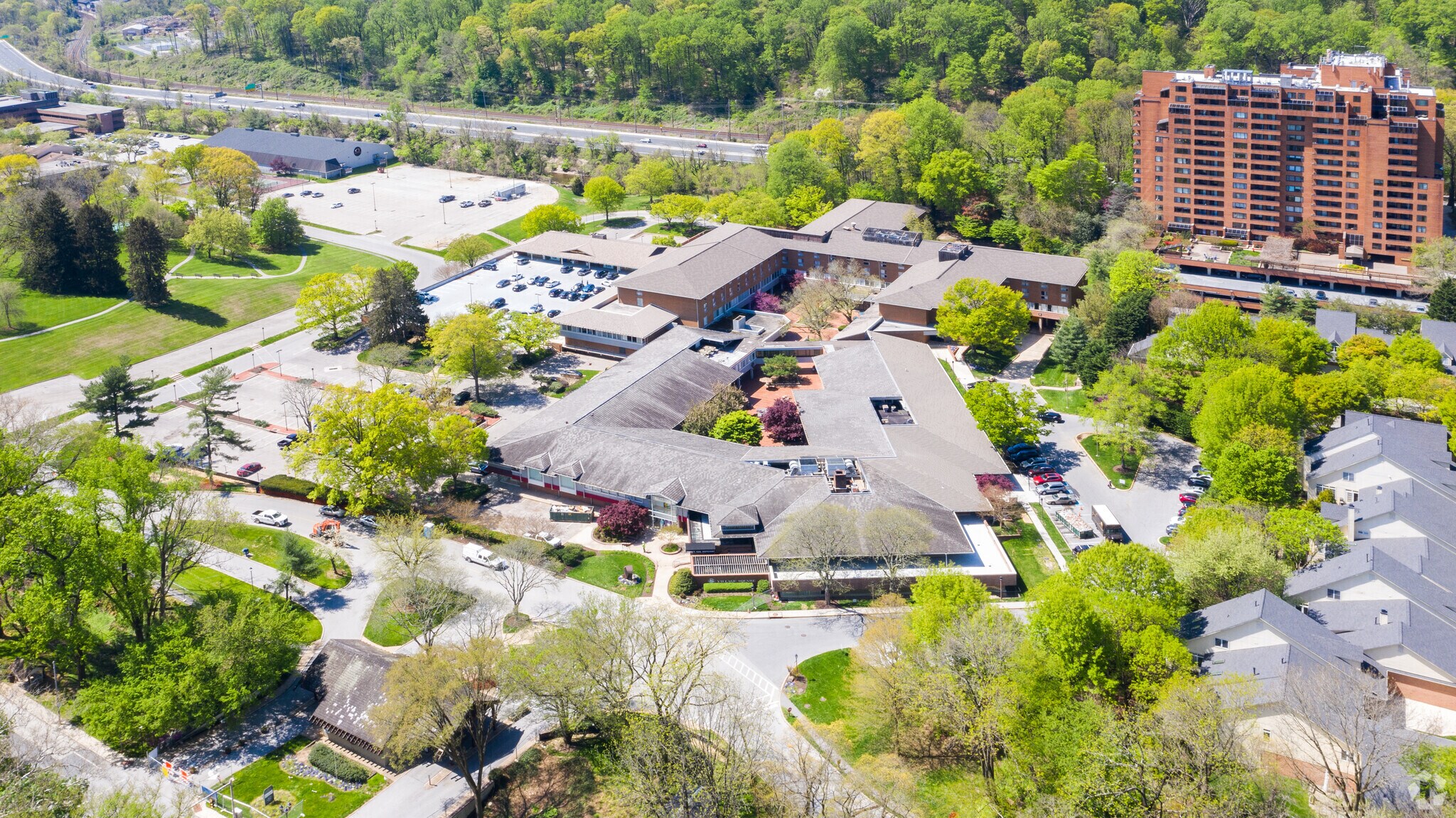 5100 Falls Rd, Baltimore, MD 21210 - The Village of Cross Keys | LoopNet