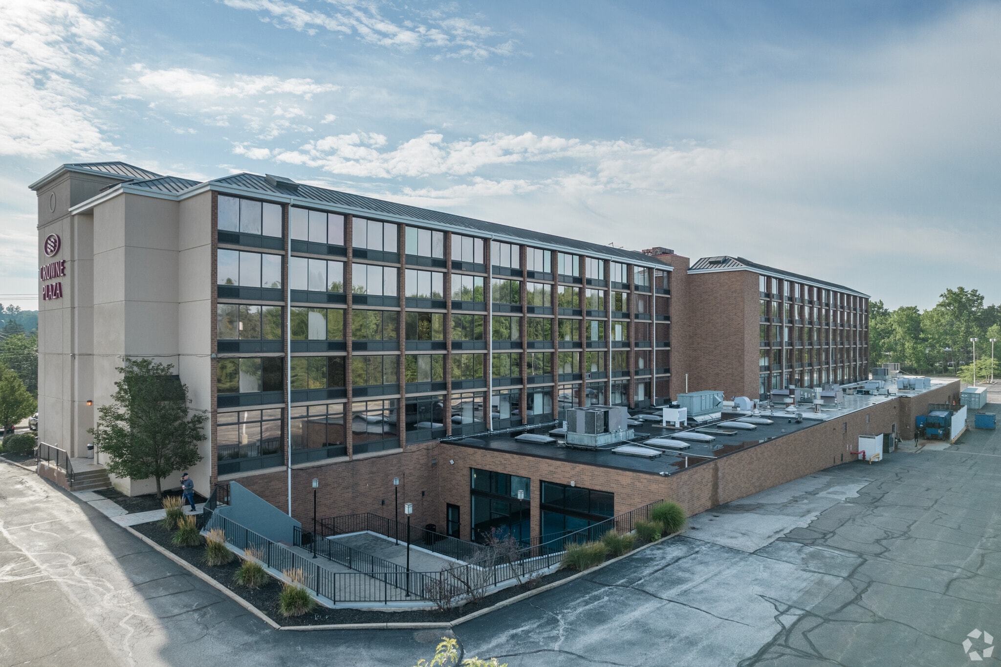 7230 Engle Rd, Middleburg Heights, OH 44130 - Crowne Plaza Cleveland ...