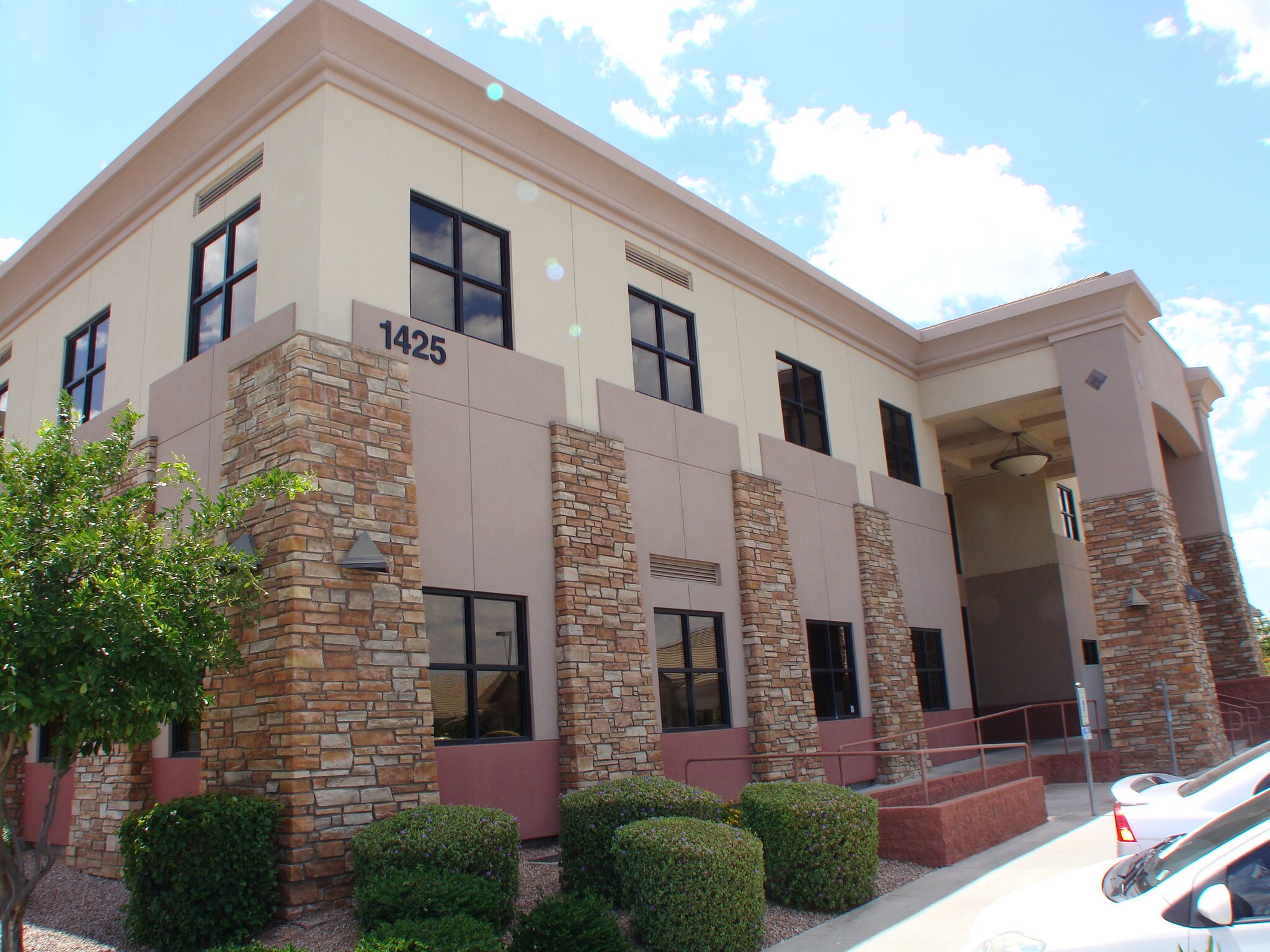 1425 W Elliot Rd, Gilbert, AZ 85233 - Office for Sale | LoopNet