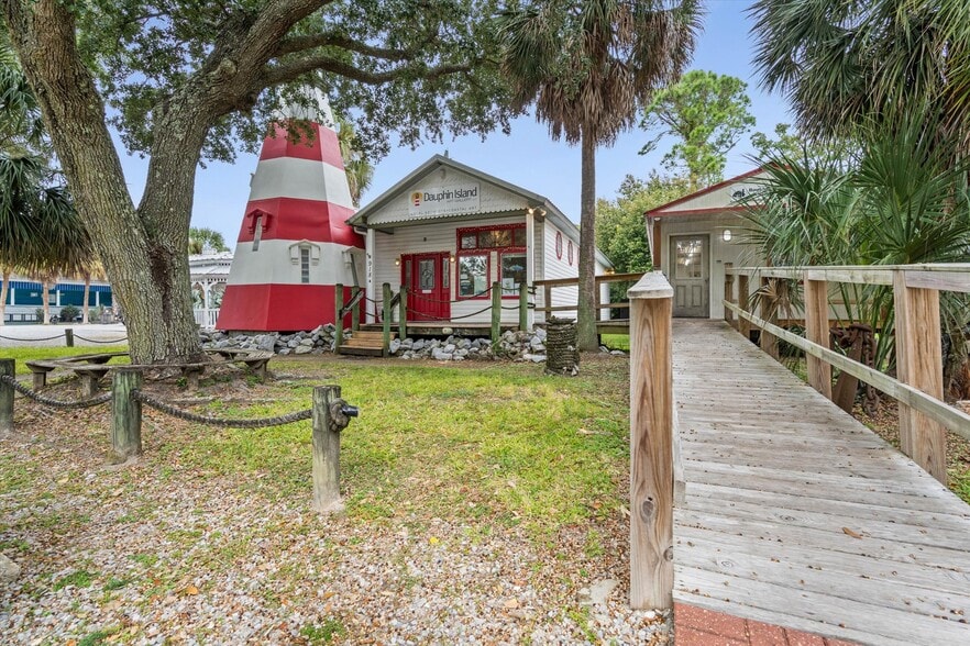 918 Bienville Blvd, Dauphin Island, AL 36528 - Flex for Sale | LoopNet