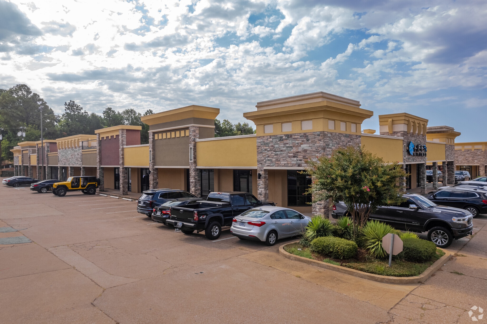 3400-3502 S Broadway, Tyler, TX 75701 - Broadway Town Center | LoopNet