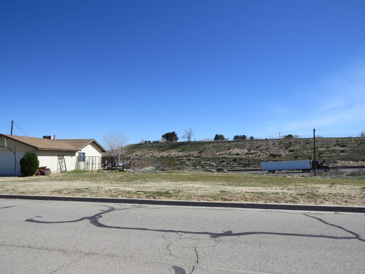 Puesta Del Sol Dr, Victorville, CA 92394 | LoopNet Puesta Del Sol Dr, Victorville, CA 92394 | LoopNet