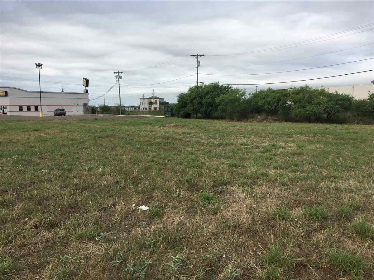 9109 McPherson Rd, Laredo, TX 78045 | LoopNet