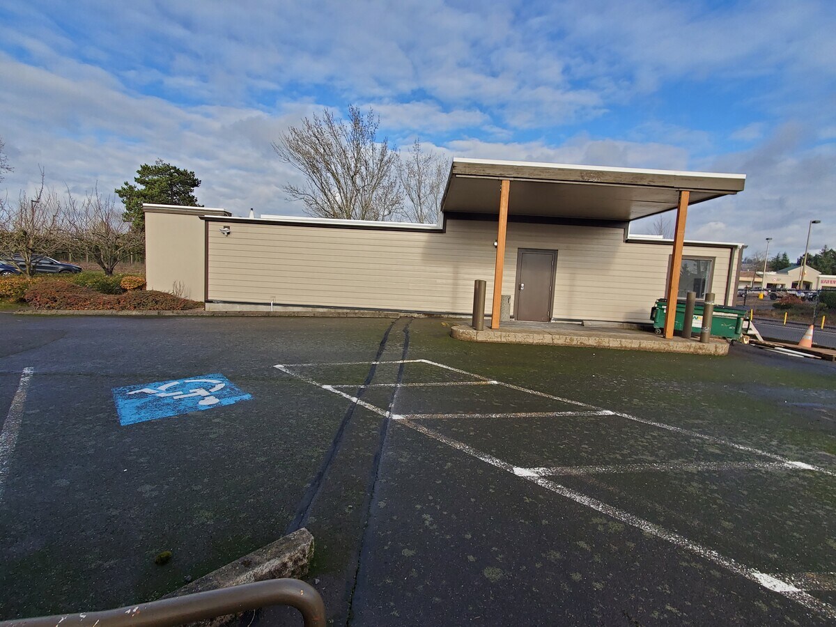 1015 N Springbrook Rd, Newberg, OR 97132 | LoopNet