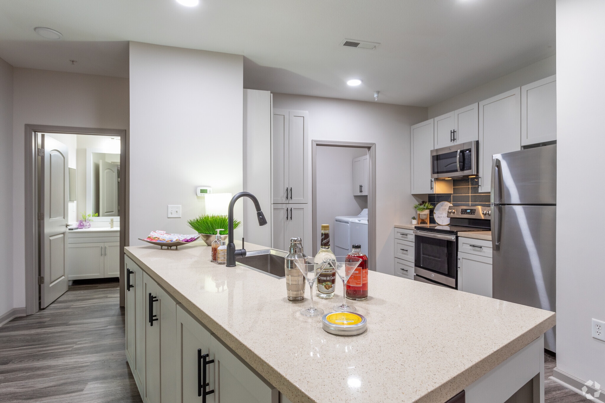 900 E Six Forks Rd, Raleigh, NC 27604 - Infinity Six Forks | LoopNet