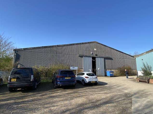 1 Wayfield Farm, Pyecombe, BN45 7ED | LoopNet