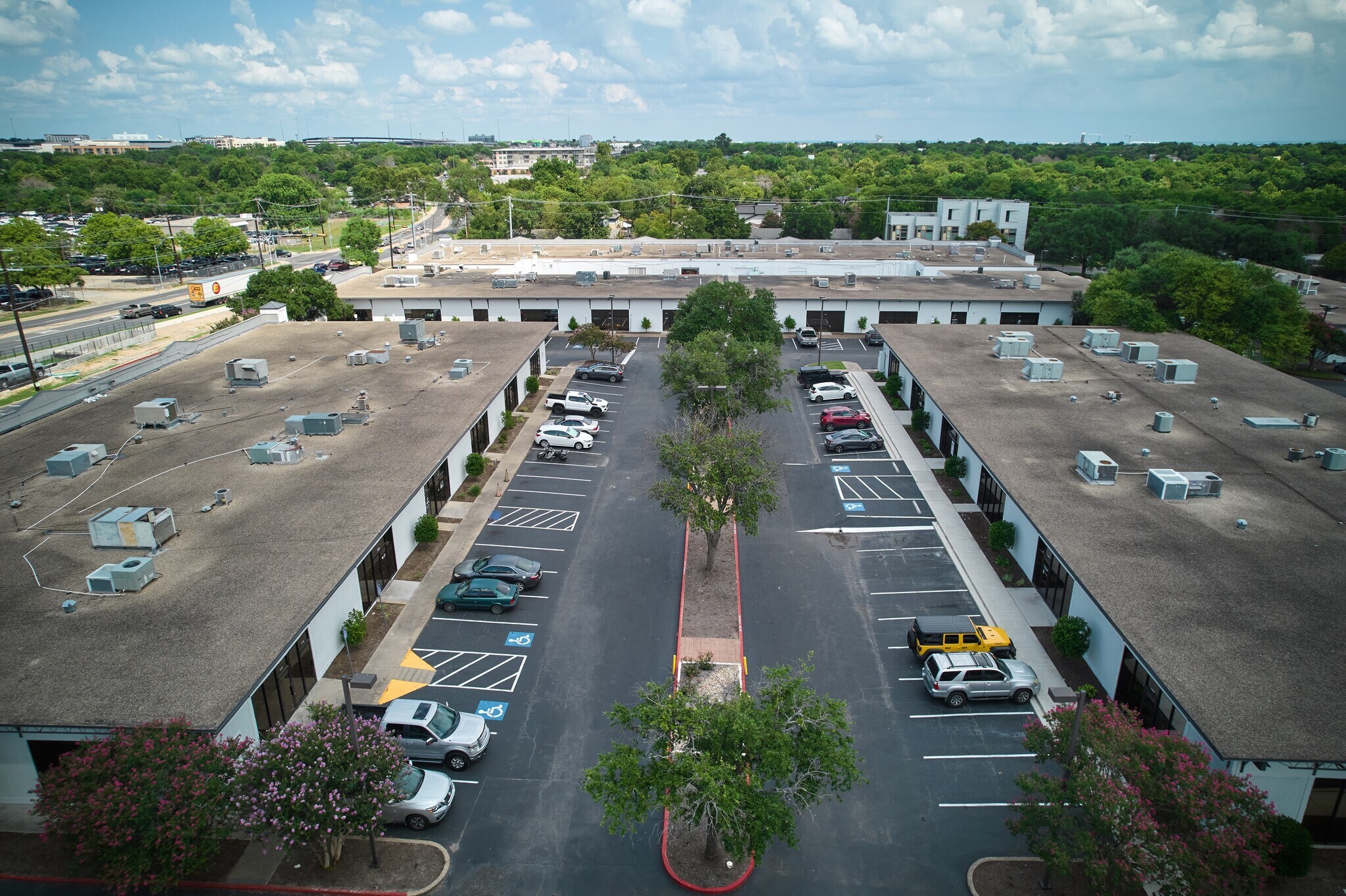 5555 N Lamar Blvd, Austin, TX 78751 - Lamar Business Park | LoopNet