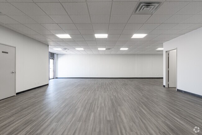 Holt Lunsford Commercial, Inc. - Dallas Commercial Listings & Brokers ...