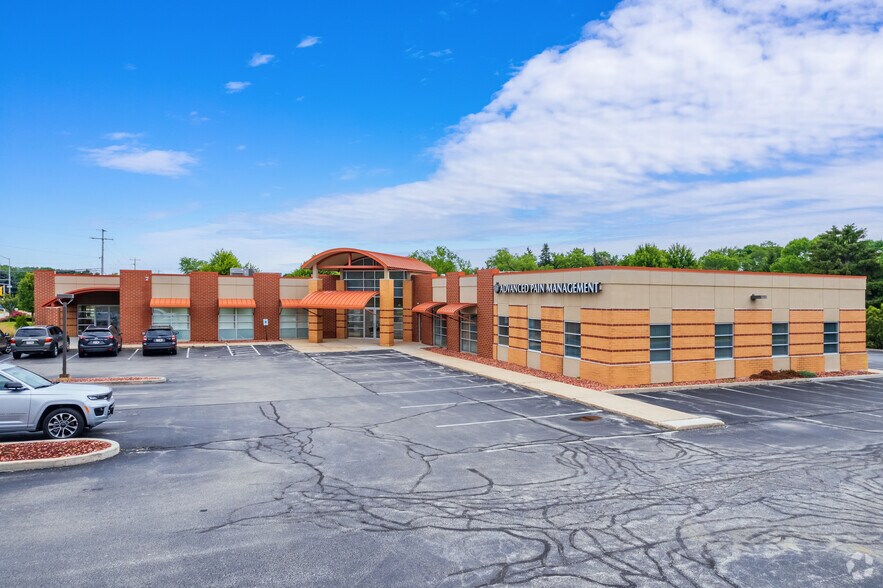 7950 N Port Washington Rd, Fox Point, WI 53217 | LoopNet