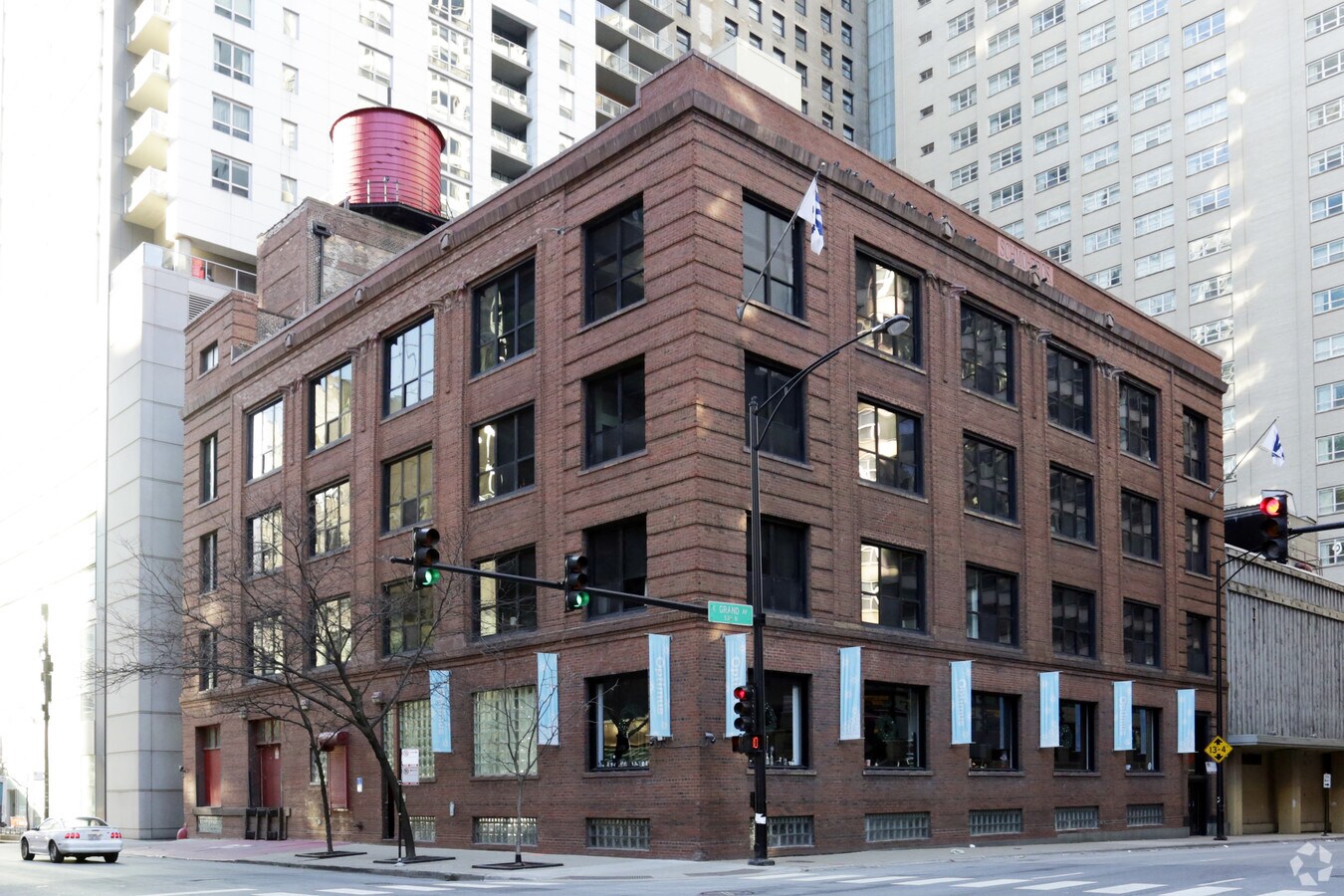 161 E Grand Ave, Chicago, IL 60611 | LoopNet