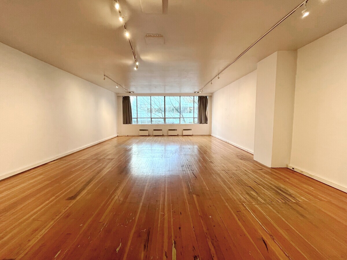 726-732 Richards St, Vancouver, BC V6B 3A4 | LoopNet