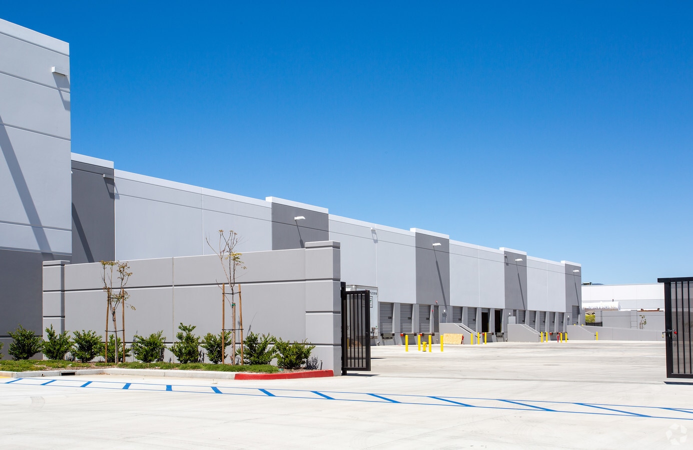 2000 W BaseLine Rd, Rialto, CA 92376 - Baseline Distribution Center ...