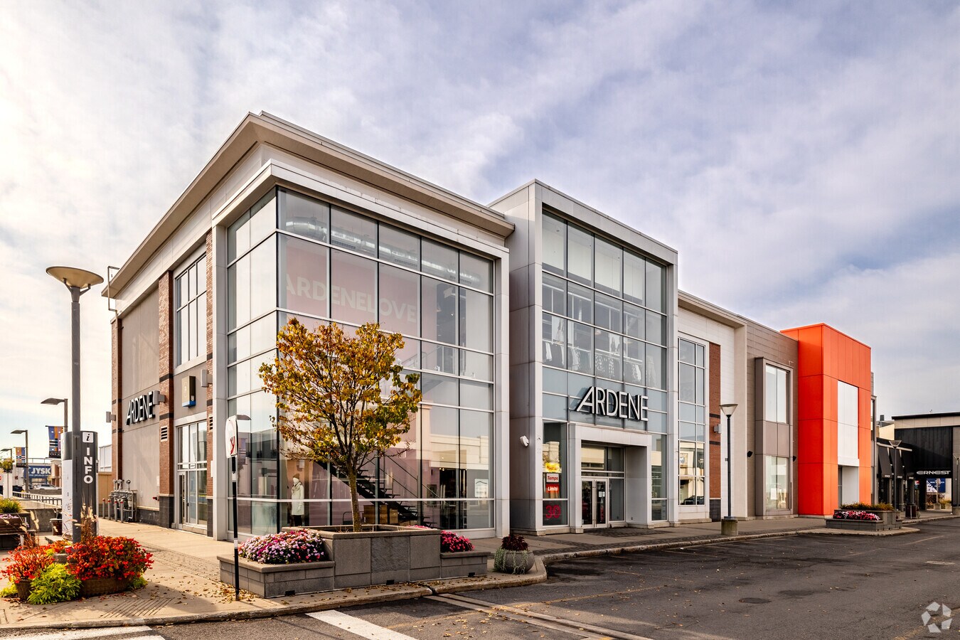 9375 Boul Leduc, Brossard, QC J4Y 0A5 | LoopNet