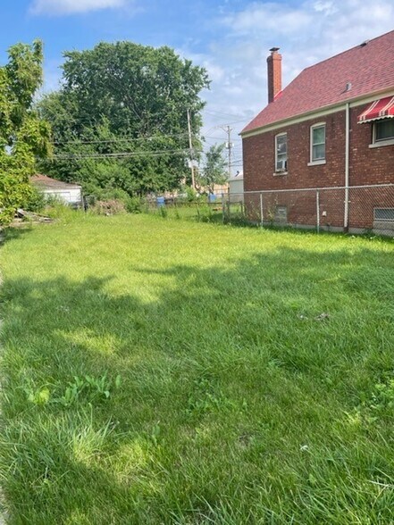 10237 Prairie, Chicago, IL 60628 | LoopNet