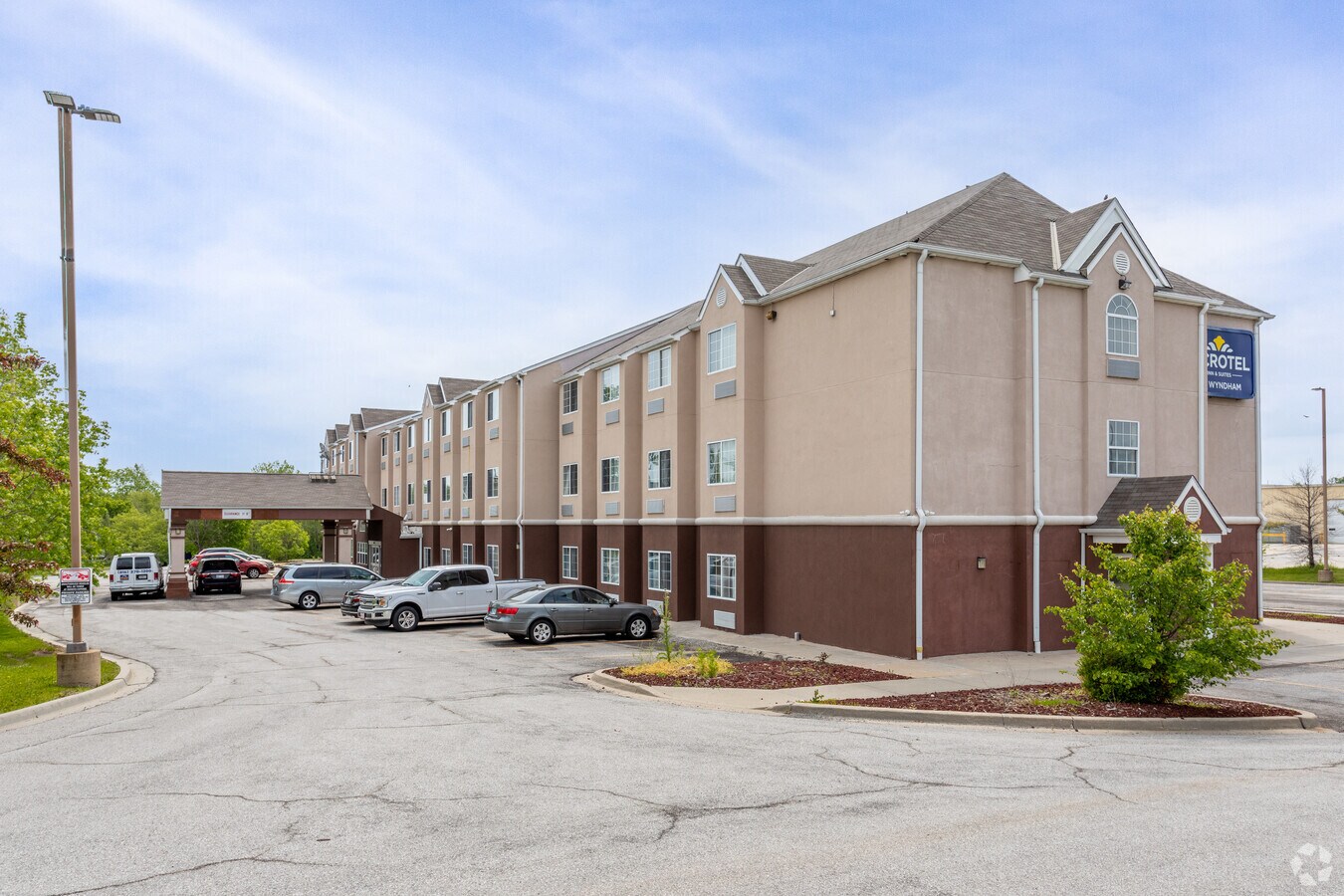 11831 NW Plaza Cir, Kansas City, MO 64153 | LoopNet