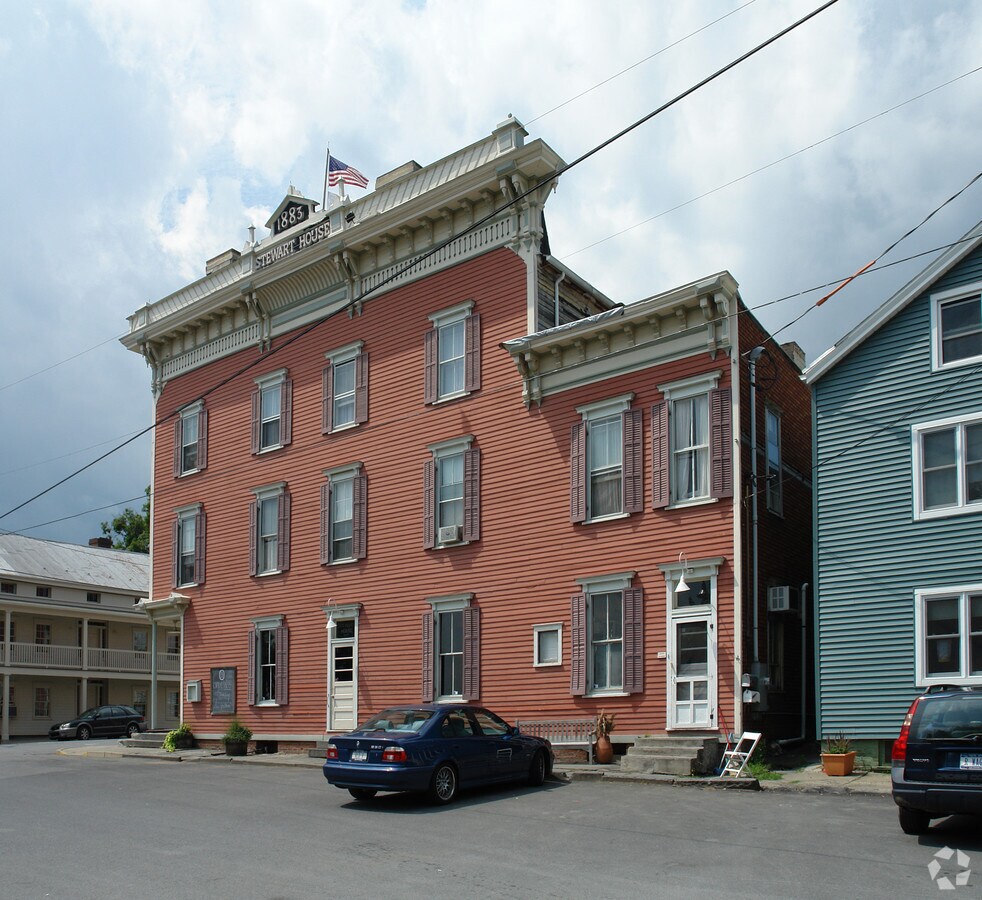 2 N Water St, Athens, NY 12015 | LoopNet