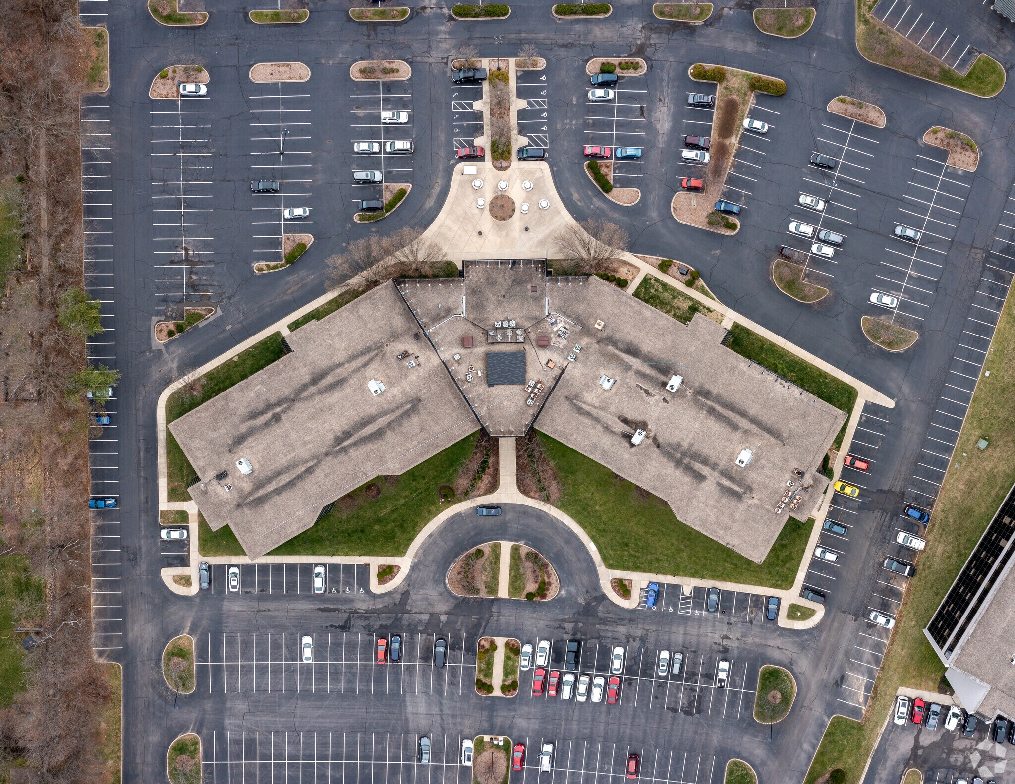 10400 Linn Station Rd, Louisville, KY 40223 - Atrium Center | LoopNet