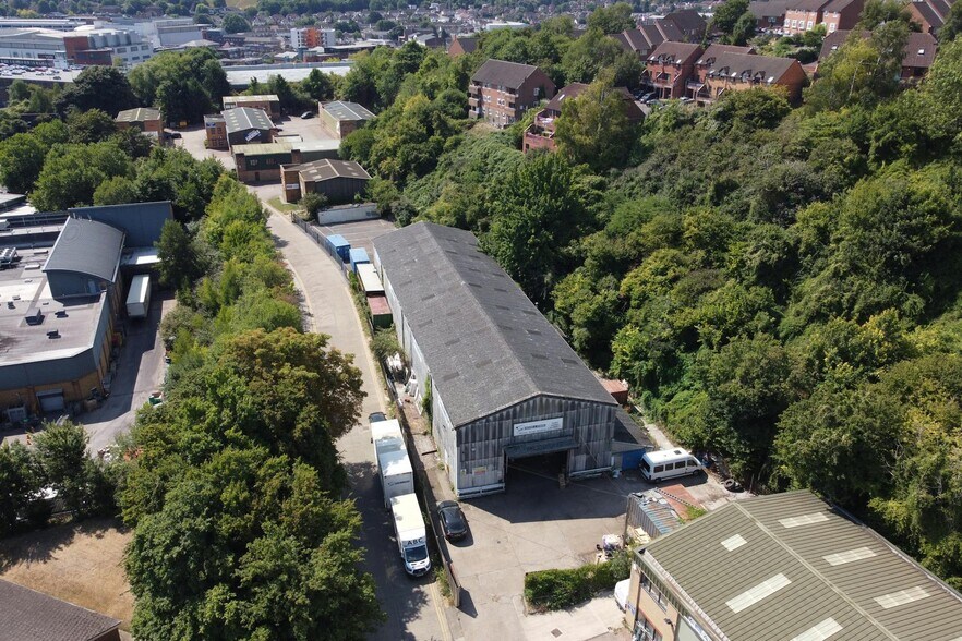 Bellfield Rd, High Wycombe, HP13 5HG | LoopNet