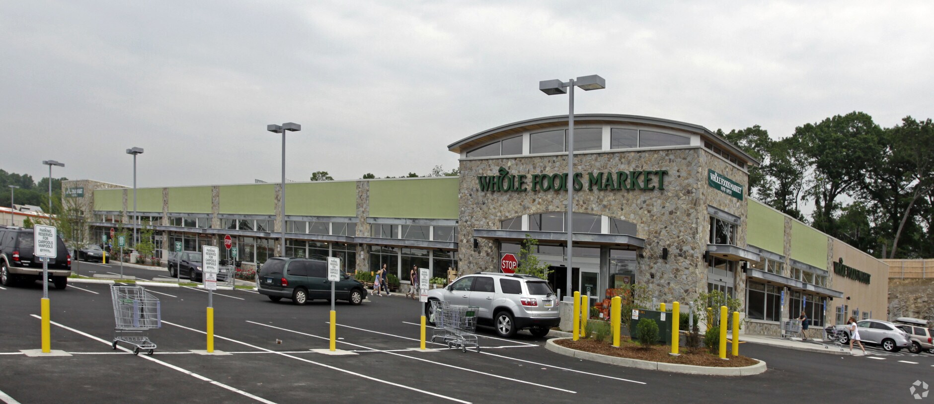 1770 Kings Hwy, Fairfield, CT 06824 - King's Crossing | LoopNet