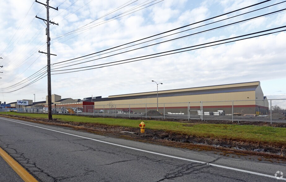 28000 W Jefferson Ave, Gibraltar, MI 48173 - Industrial for Sale | LoopNet