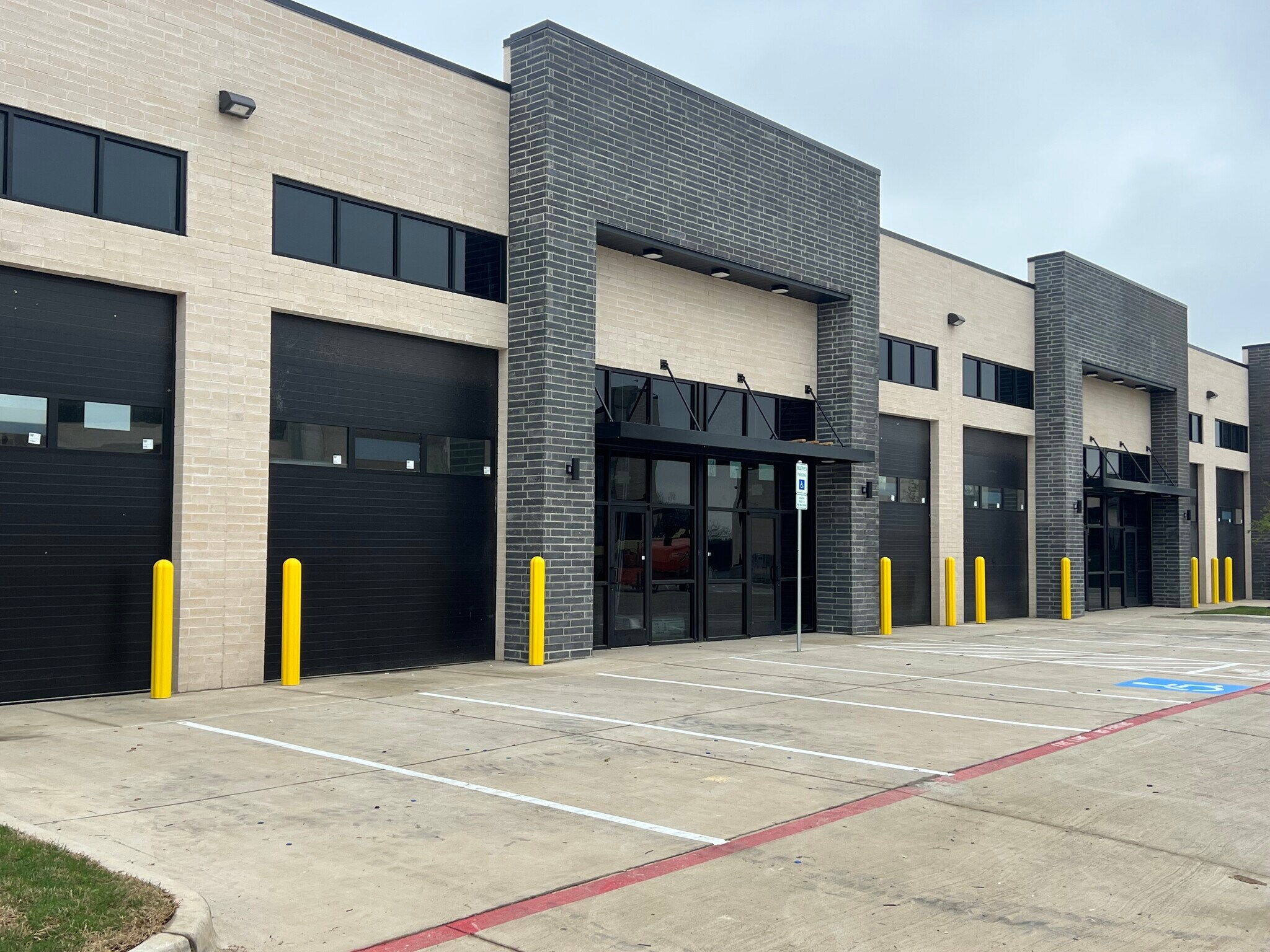 8400 West University, McKinney, TX 75071 - Urban Garages McKinney | LoopNet