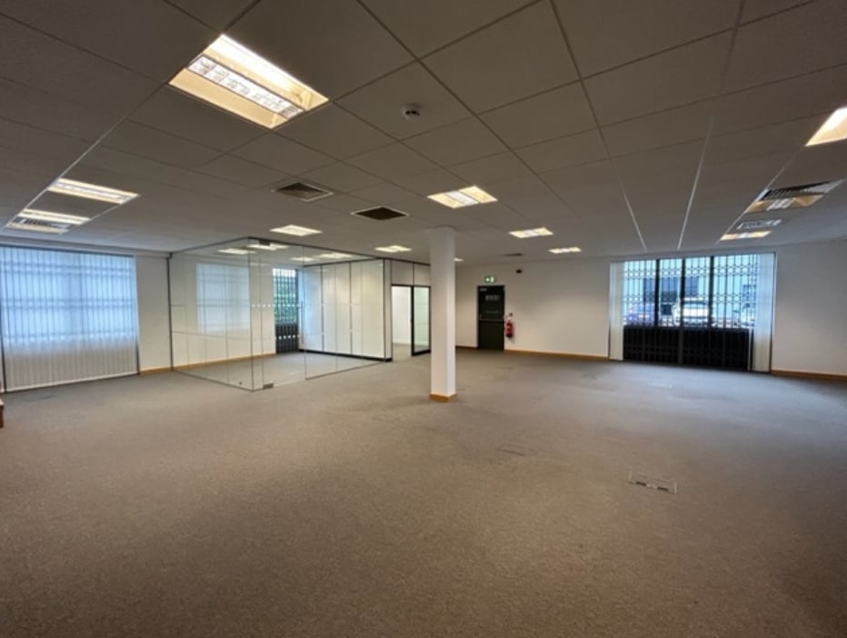 Bullerthorpe Ln, Leeds, LS15 9JL - Temple Point | LoopNet