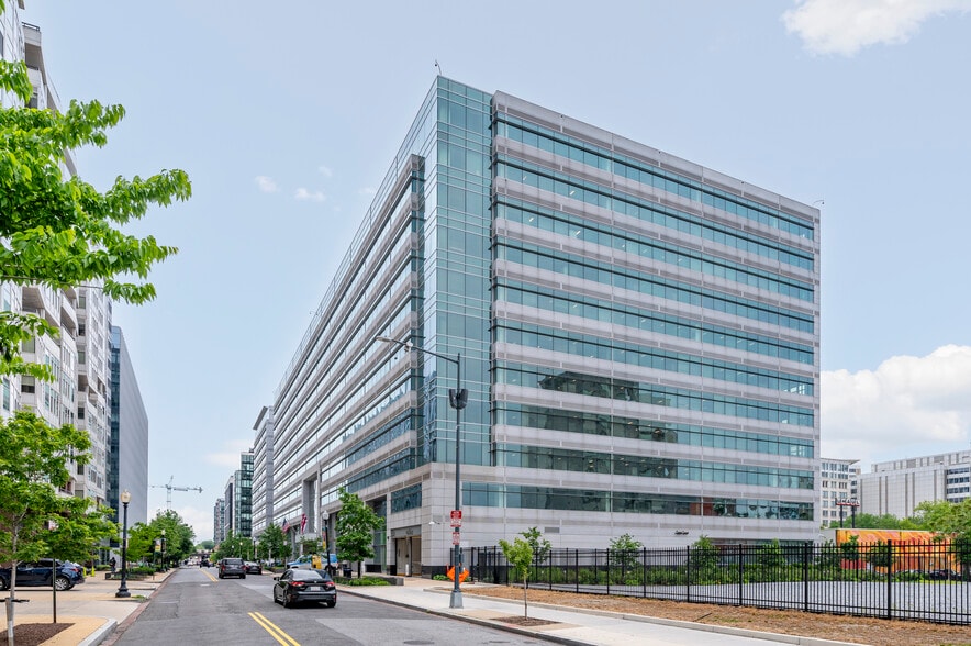 1 Inventa Pl, Silver Spring, MD 20910 - Inventa Towers | LoopNet