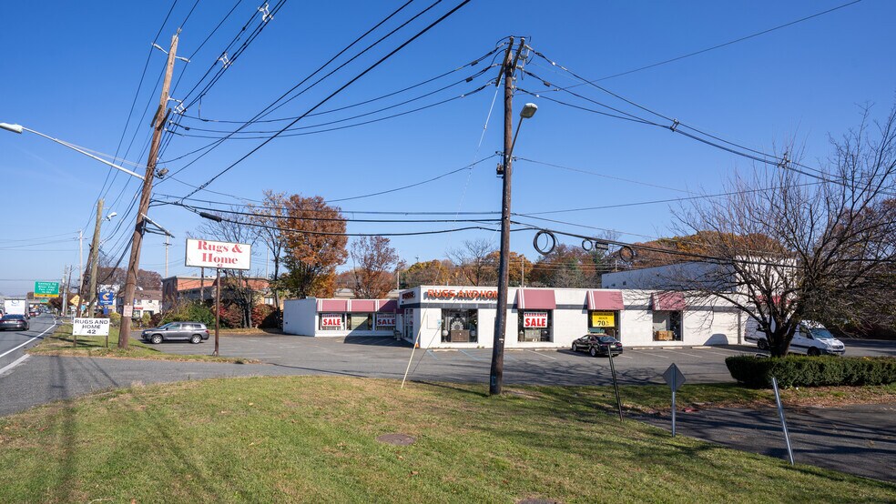 42 N State Route 17, Paramus, NJ 07652 - Retail for Lease | LoopNet