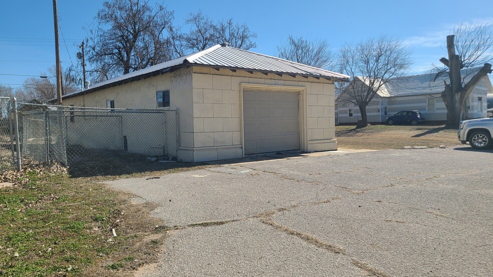 500 S Main St, Tonkawa, OK 74653 - Industrial for Sale | LoopNet