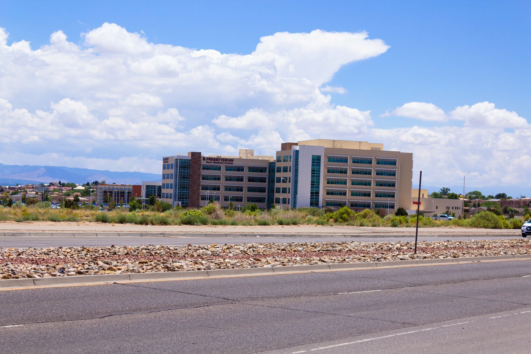 Unser Blvd, Rio Rancho, NM 87124 - Petroglyph Medical Plaza | LoopNet