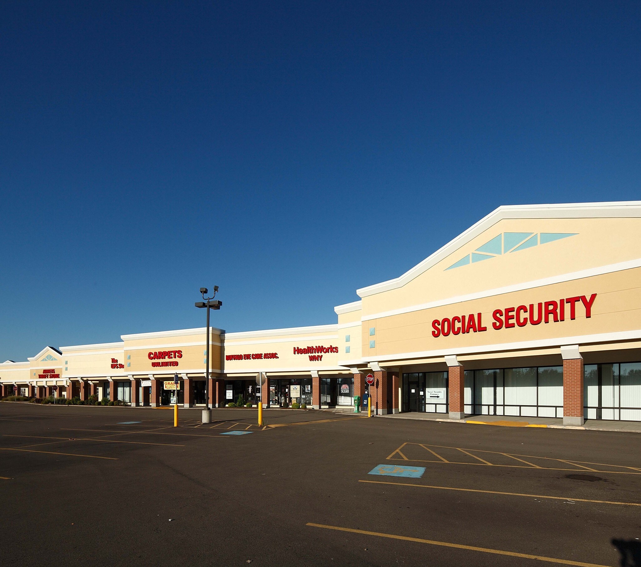 1900 Ridge Rd, West Seneca, NY 14224 - Seneca Square Shopping Ctr | LoopNet