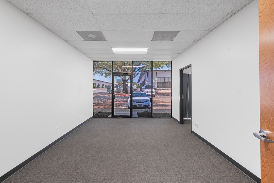 5555 N Lamar Blvd, Austin, TX 78751 - Lamar Business Park | LoopNet