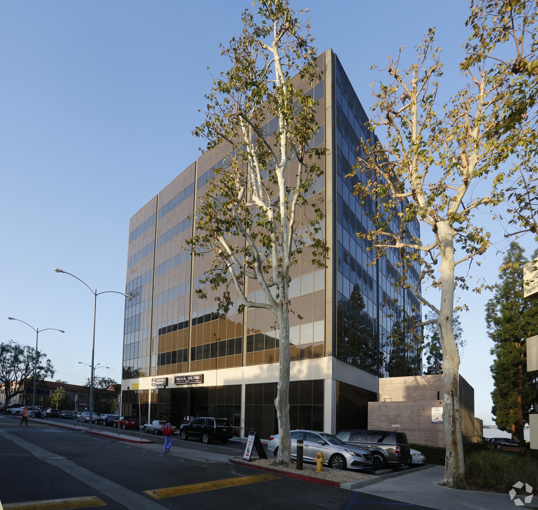 18370 Burbank Blvd, Tarzana, CA 91356 - Medical Office Building | LoopNet